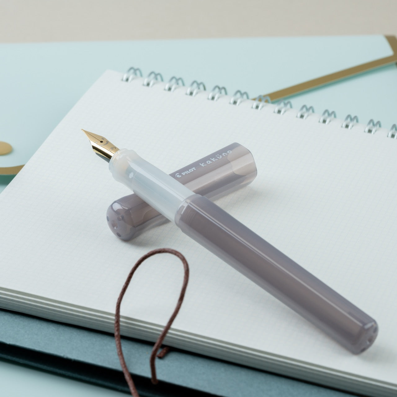 Kakuno Madoromi Fountain Pen | Nimbus Grey – The Paper Mouse